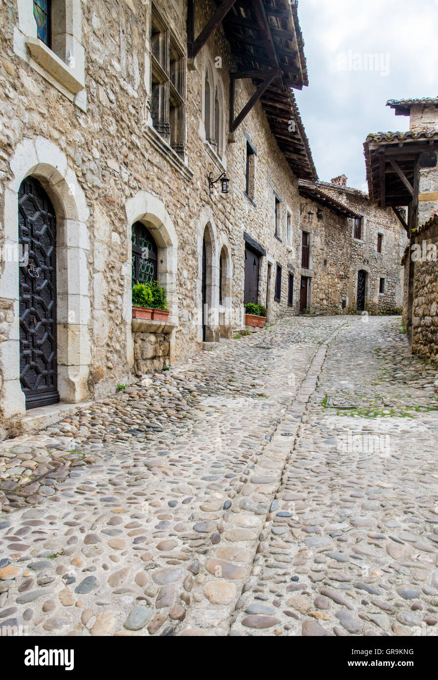 Scenic Alley In Medieval Perouges, Auvergne-Rhone-Alpes, France Stock ...