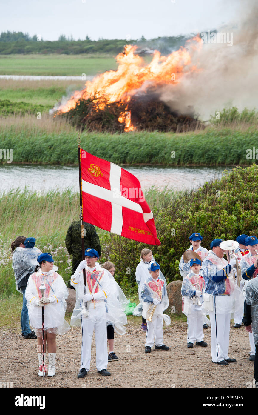 Musicians And Visitors At Midsummer In Denmark Stock Photo - Alamy