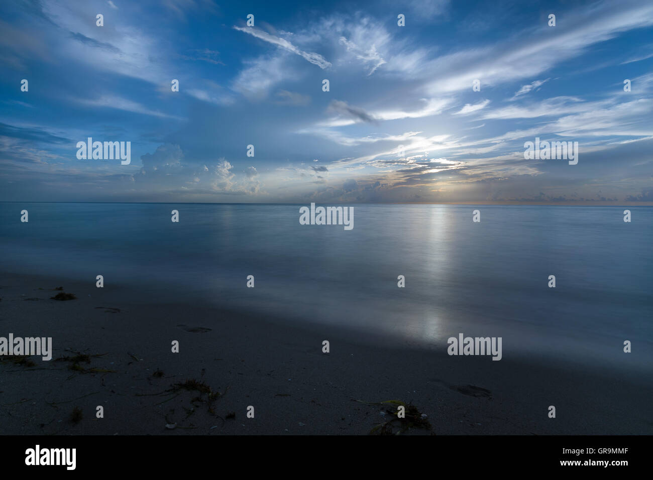 Blue sunrise hi-res stock photography and images - Alamy