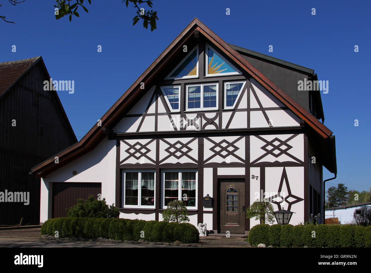 Dwelling house hi-res stock photography and images - Alamy