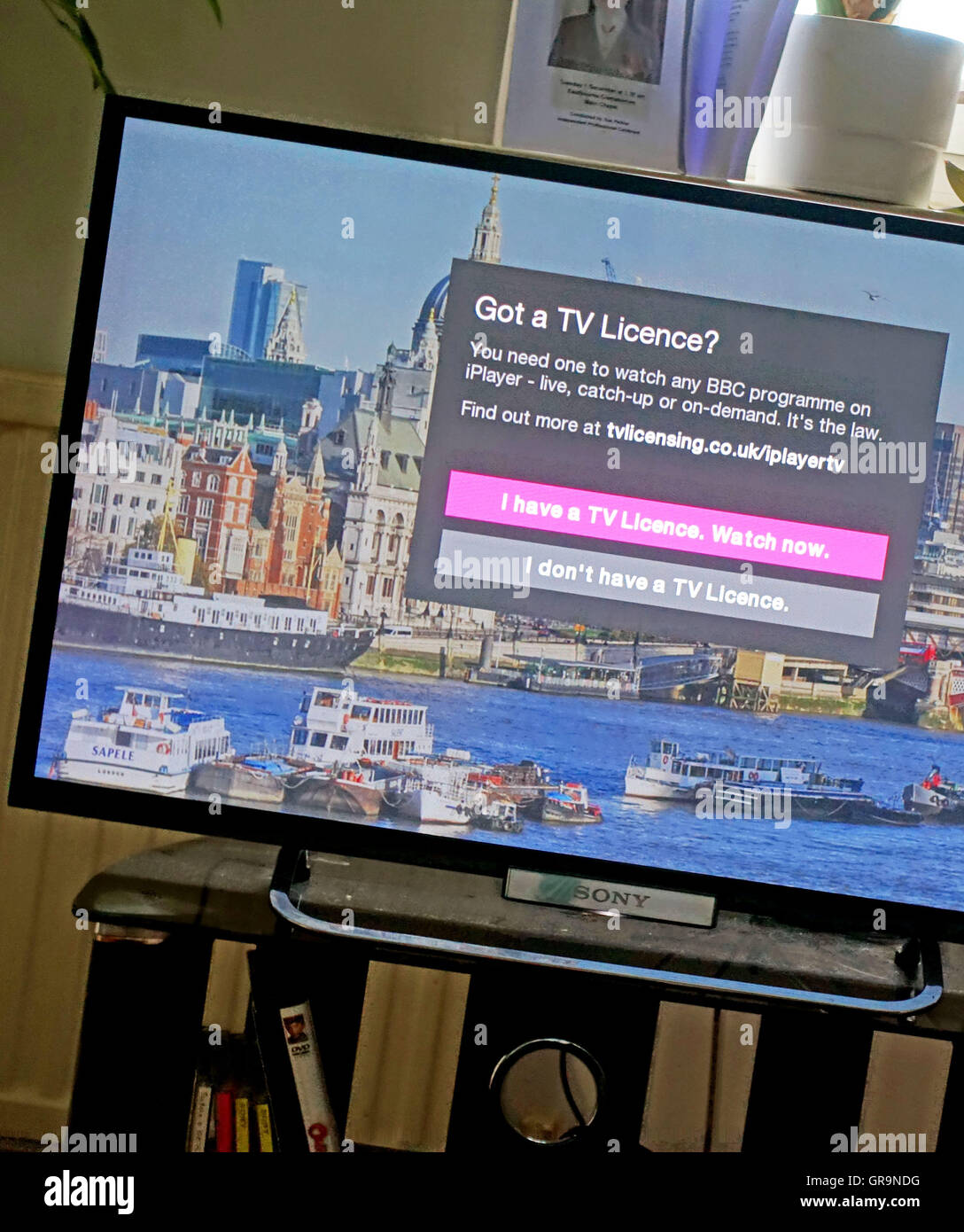 British tv license hi-res stock photography and images - Alamy