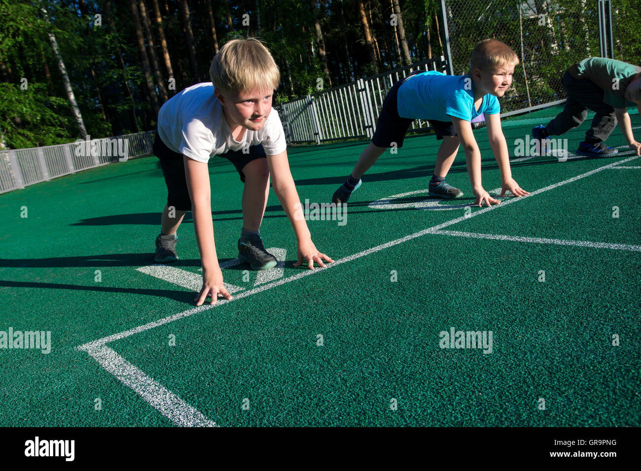 Starting line race children hi-res stock photography and images - Alamy