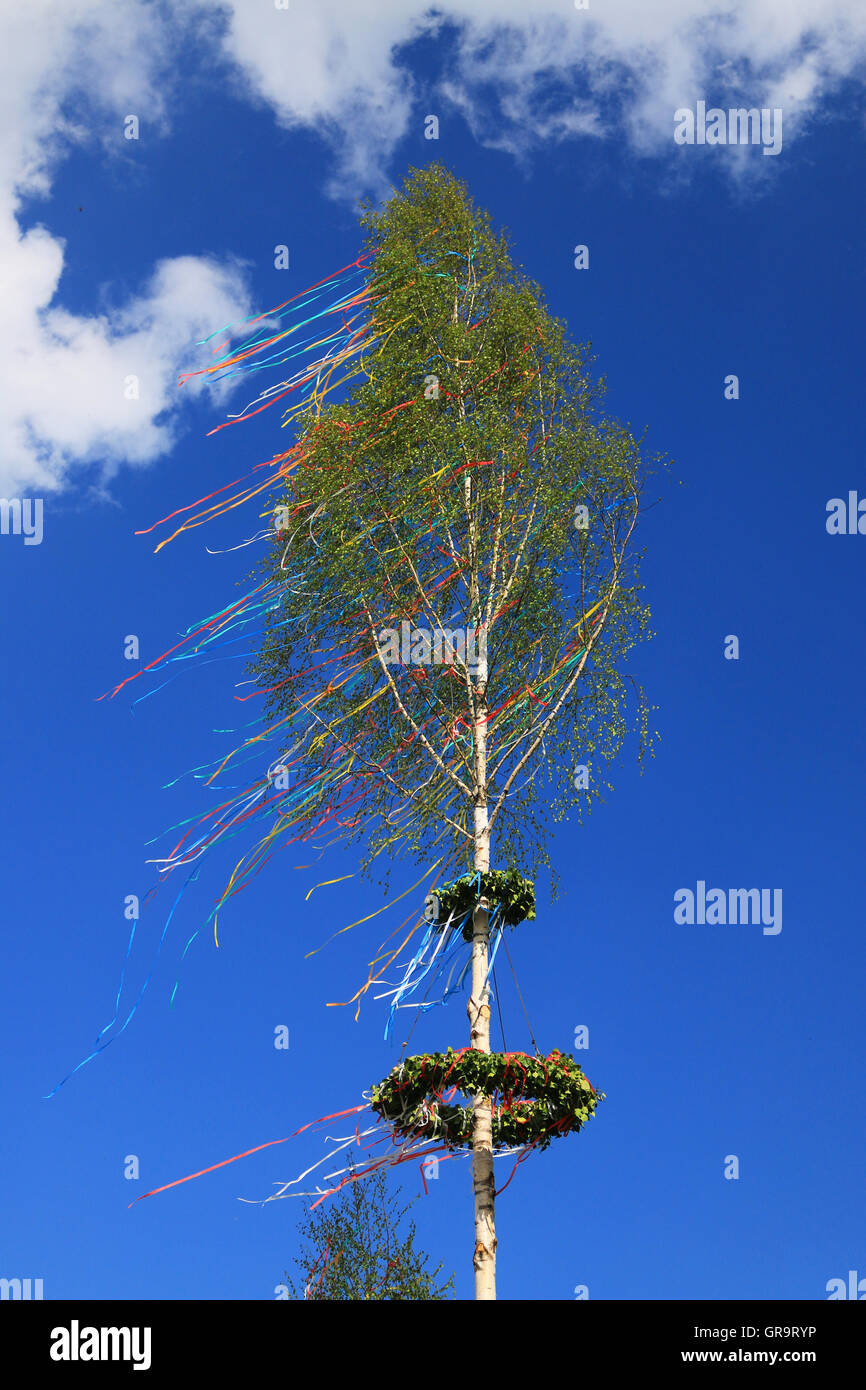 Maypole celebration hi-res stock photography and images - Alamy