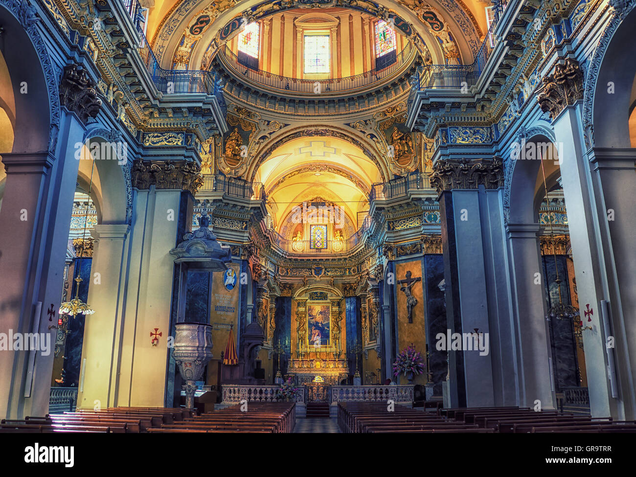 Réparate cathedral tourist hi-res stock photography and images - Alamy