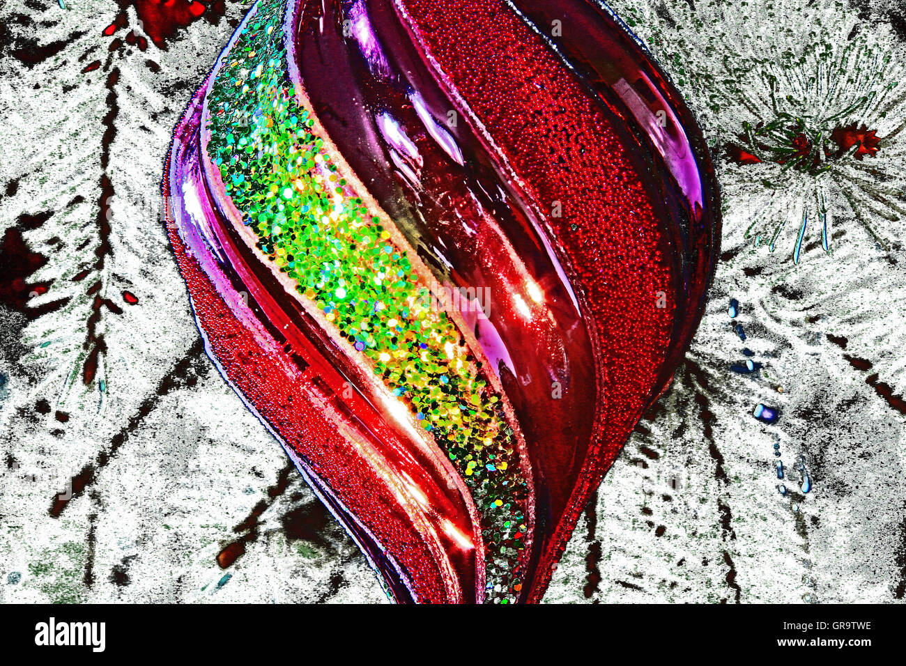 Ball on tree hi-res stock photography and images - Alamy