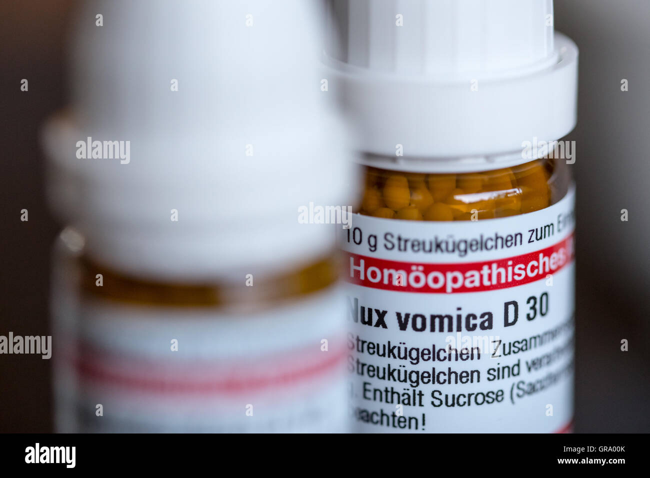 Drug phial hi-res stock photography and images - Alamy