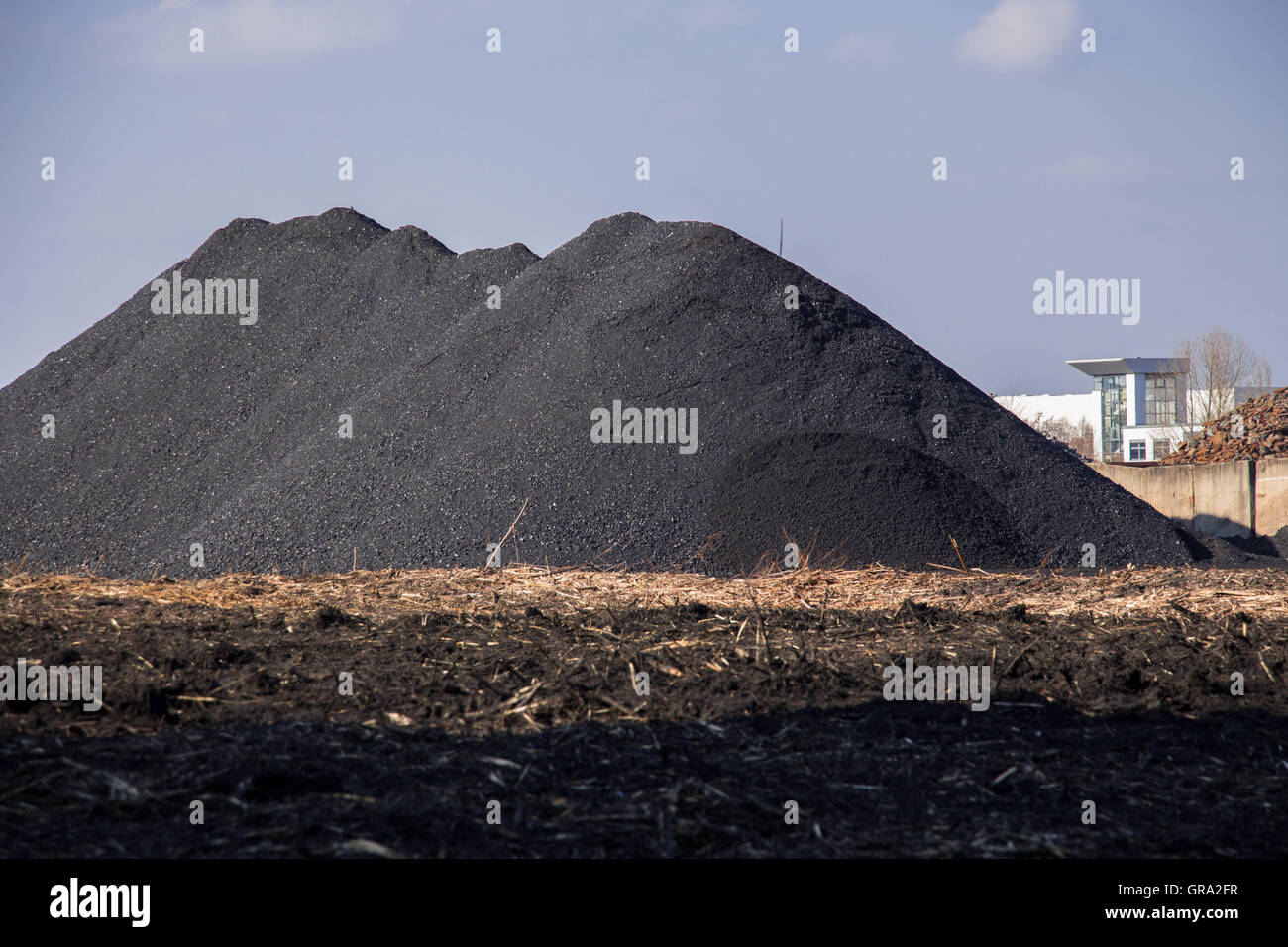 Coal tip hi-res stock photography and images - Alamy