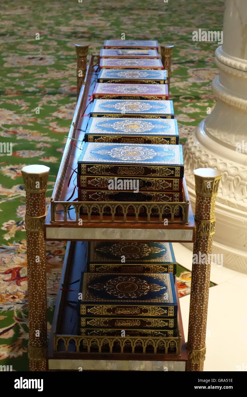 Mosque shelf hi-res stock photography and images - Alamy