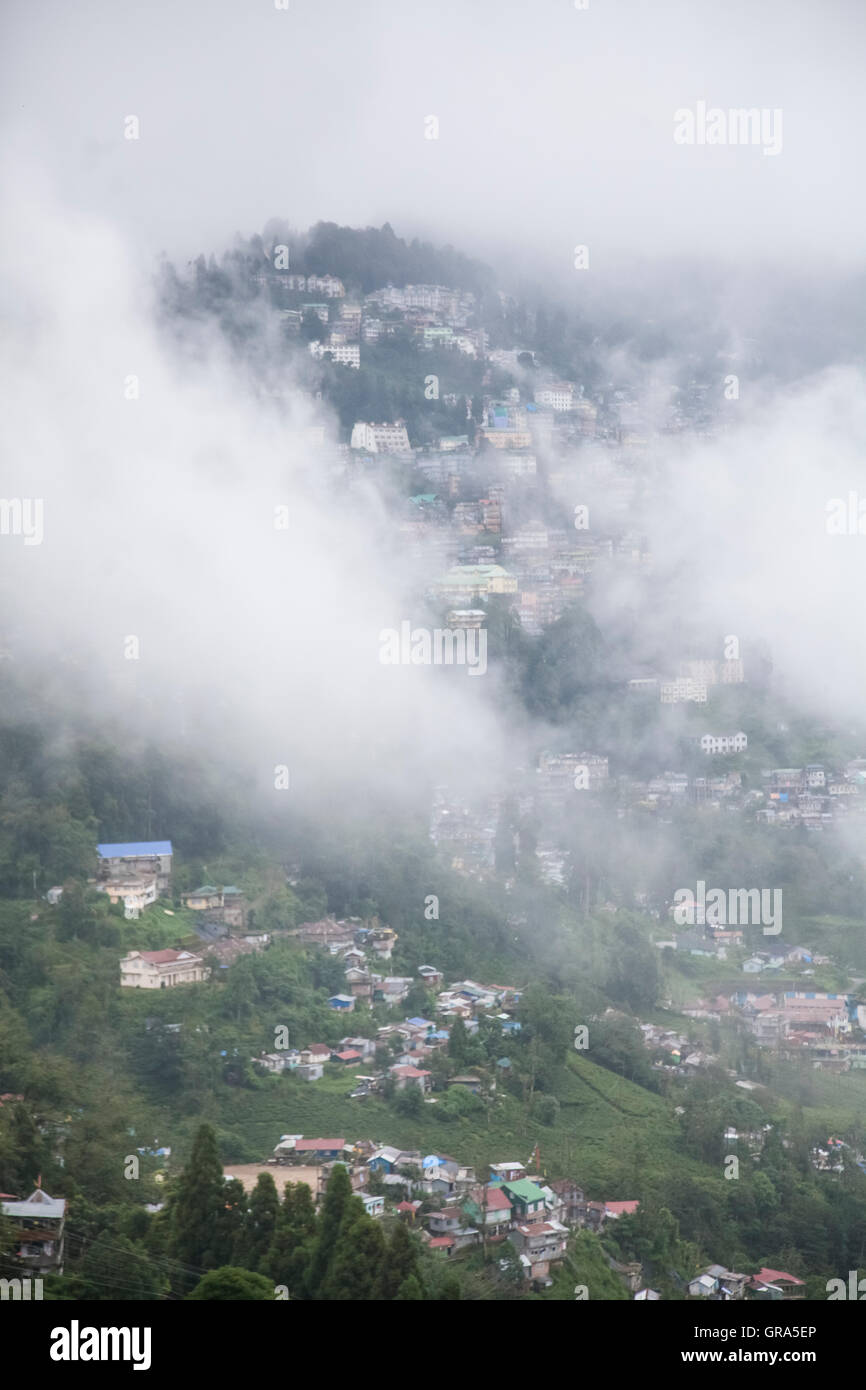 Himalayas inida hi-res stock photography and images - Alamy