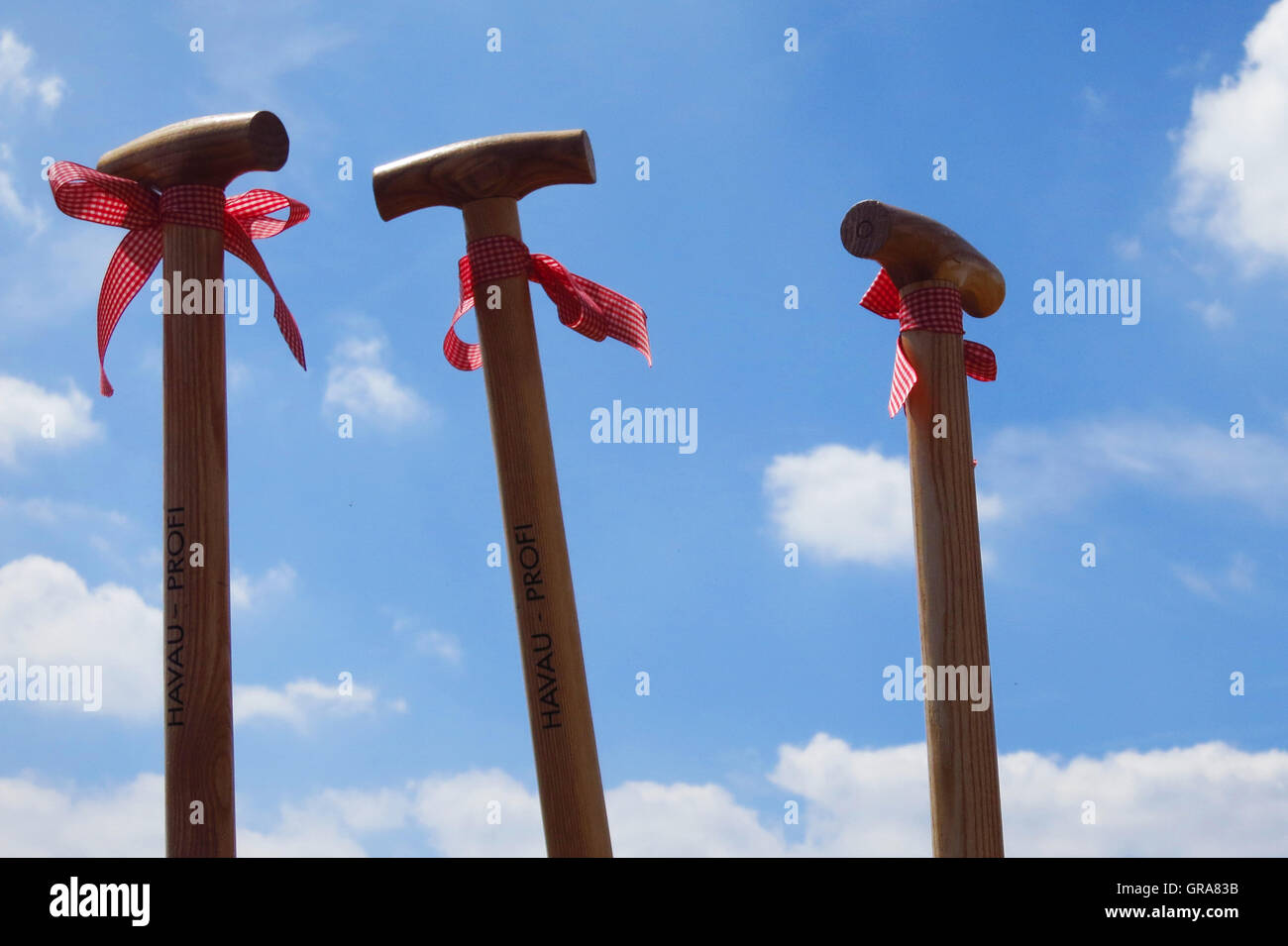 Long spades hi-res stock photography and images - Alamy