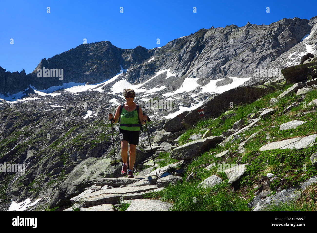 Hiking mountain hi-res stock photography and images - Alamy