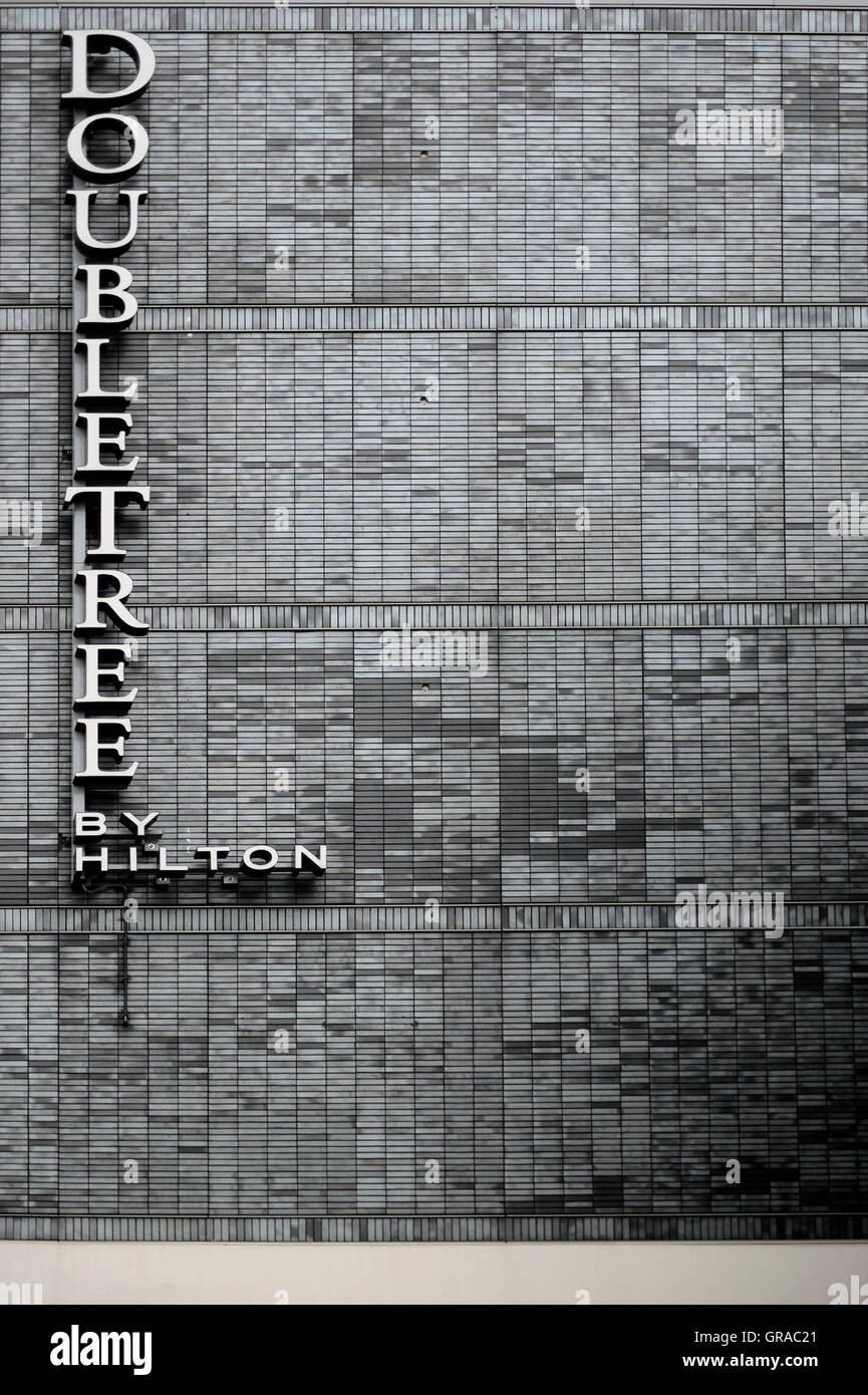 Doubletree by hilton logo hi-res stock photography and images - Alamy