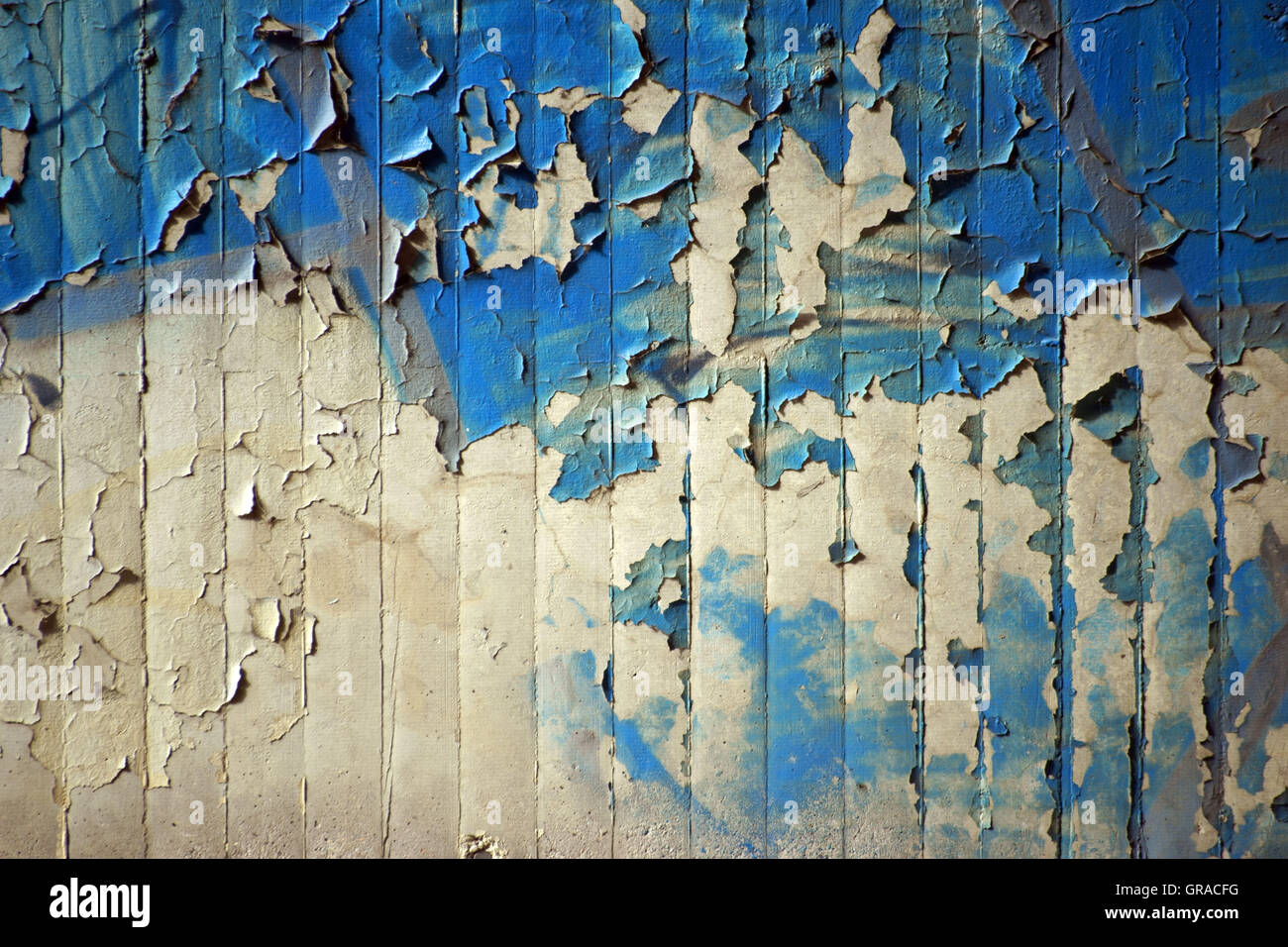 Painting flaking off wall hi-res stock photography and images - Alamy