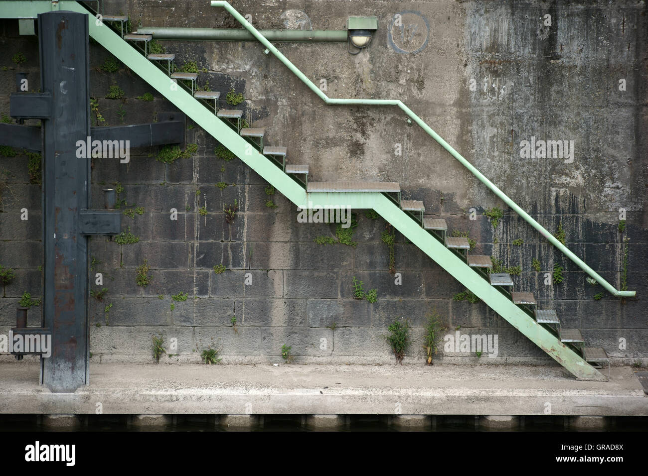 Quay Wall With Stairs Stock Photo - Alamy