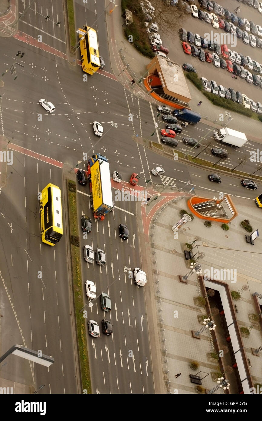 Berlin traffic crossing hi-res stock photography and images - Alamy