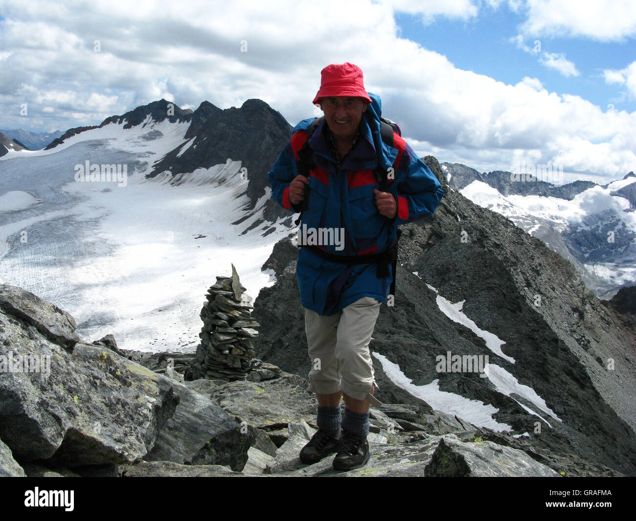 Mountain climber hi-res stock photography and images - Alamy