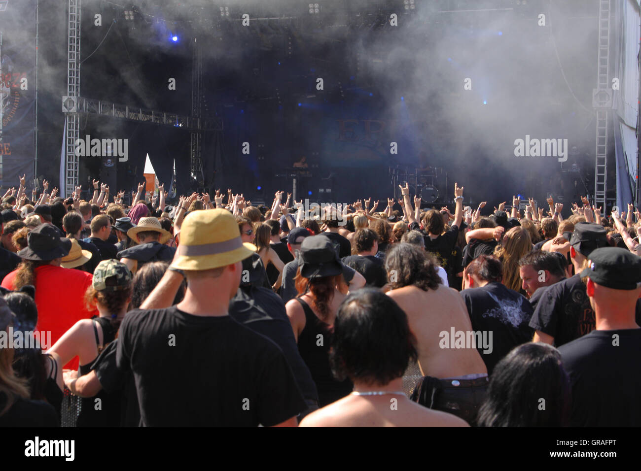 Outdoor open air music hi-res stock photography and images - Alamy