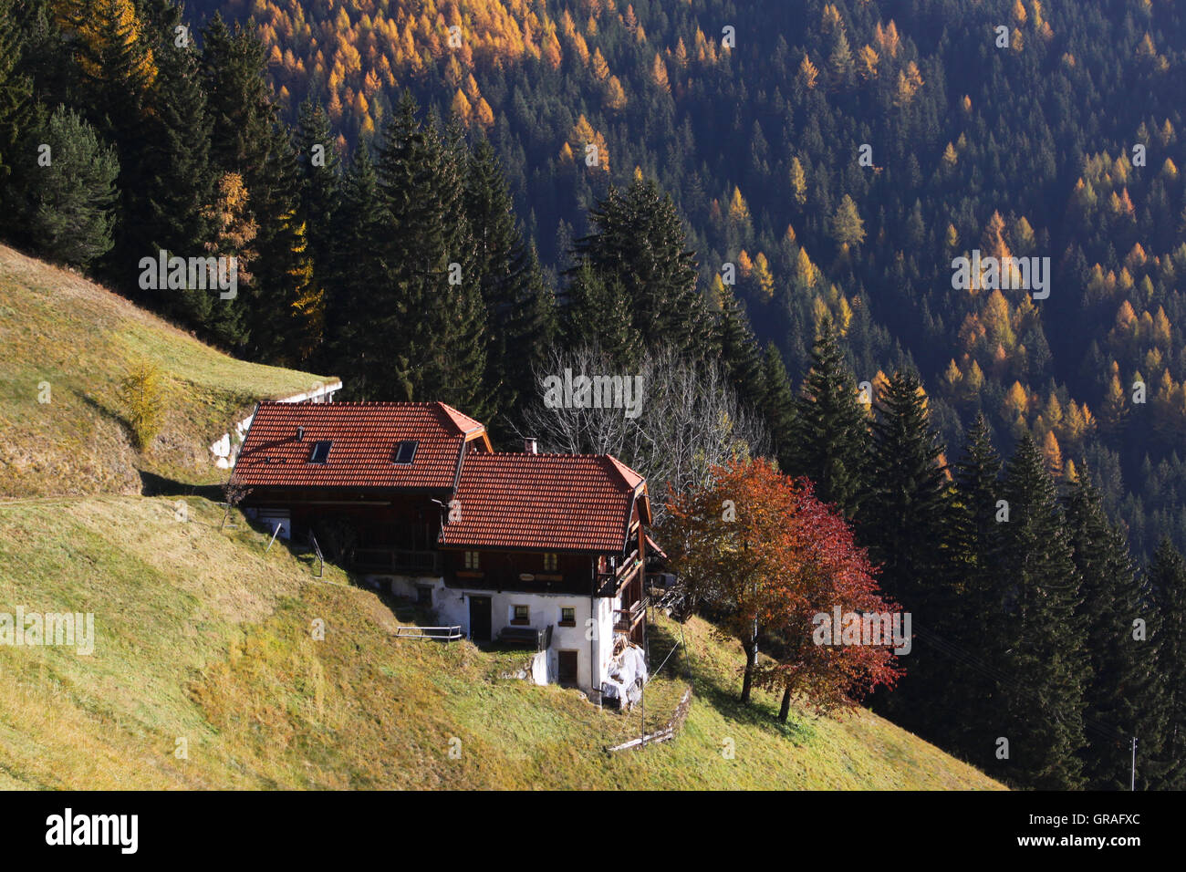 Italian farm buildings hi-res stock photography and images - Alamy