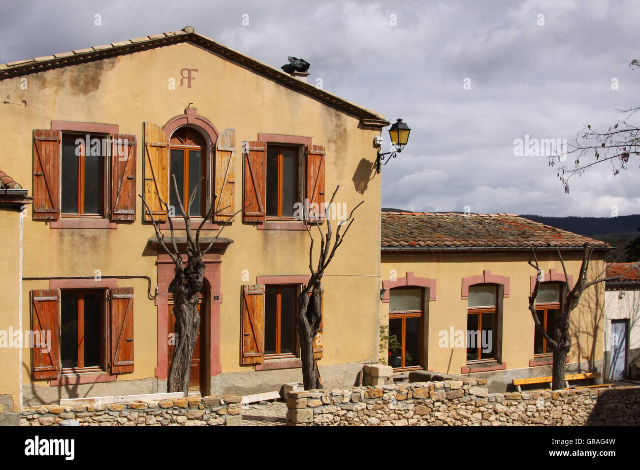 French public school building hi-res stock photography and images - Alamy