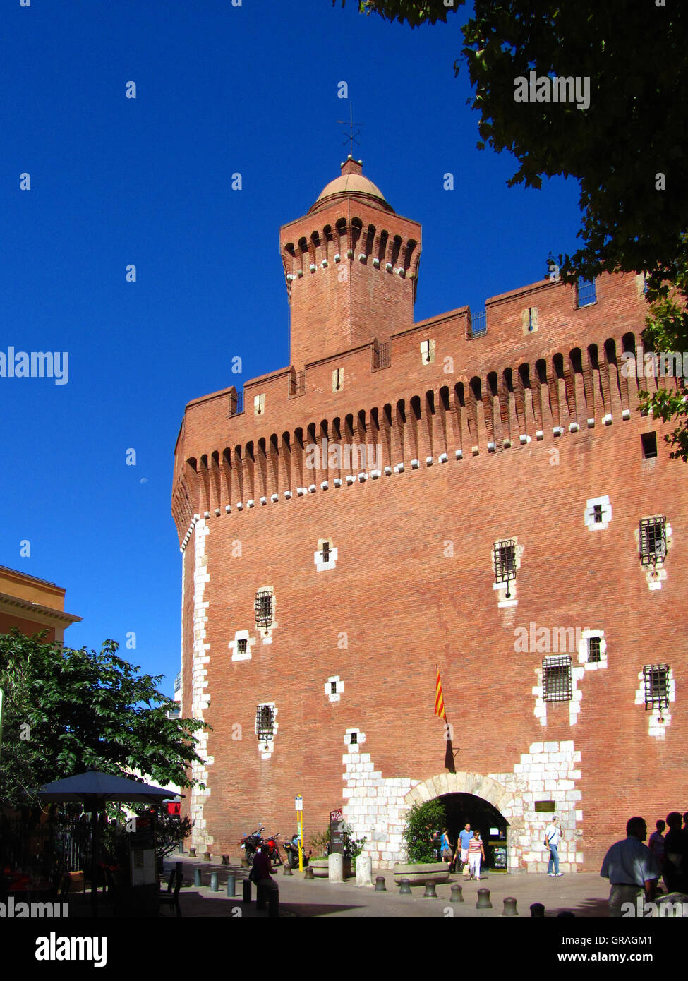 Castle perpignan france castle hi-res stock photography and images - Alamy