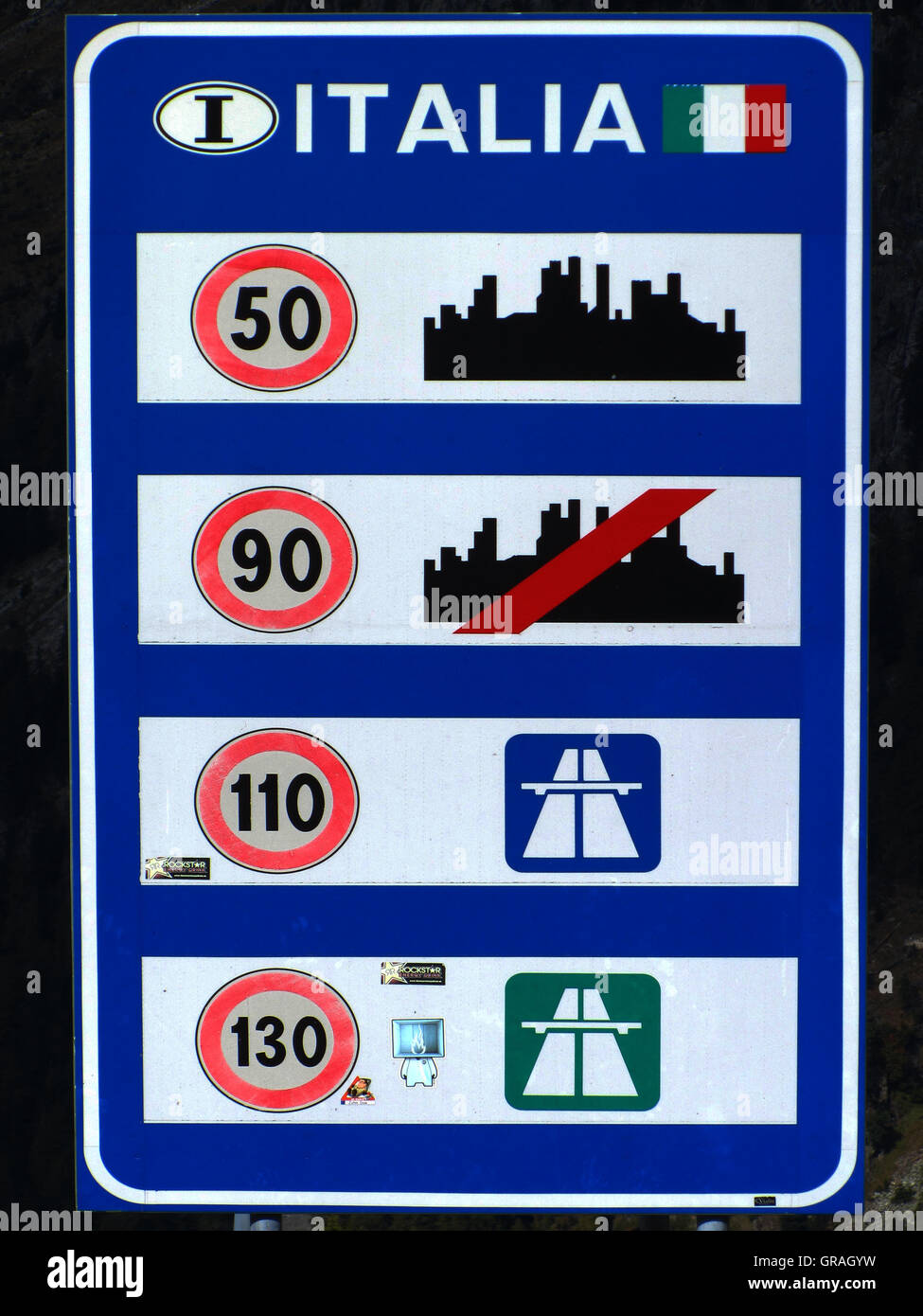 Sign limit speed italy hi-res stock photography and images - Alamy