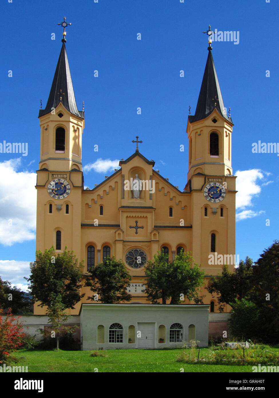 Brunico city hi-res stock photography and images - Alamy