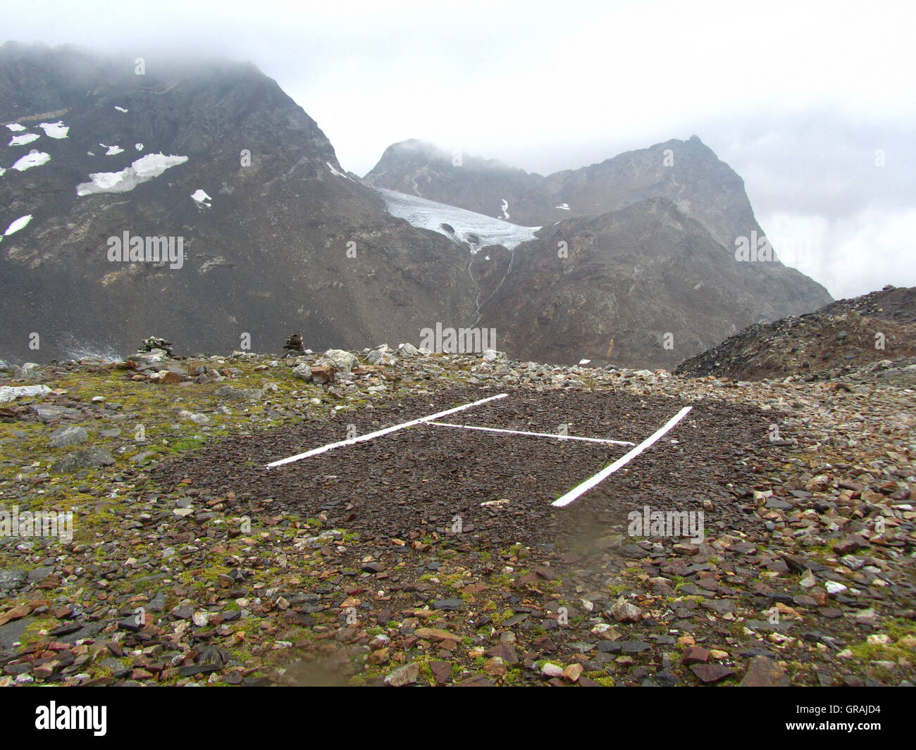 Helipad landscape hi-res stock photography and images - Alamy