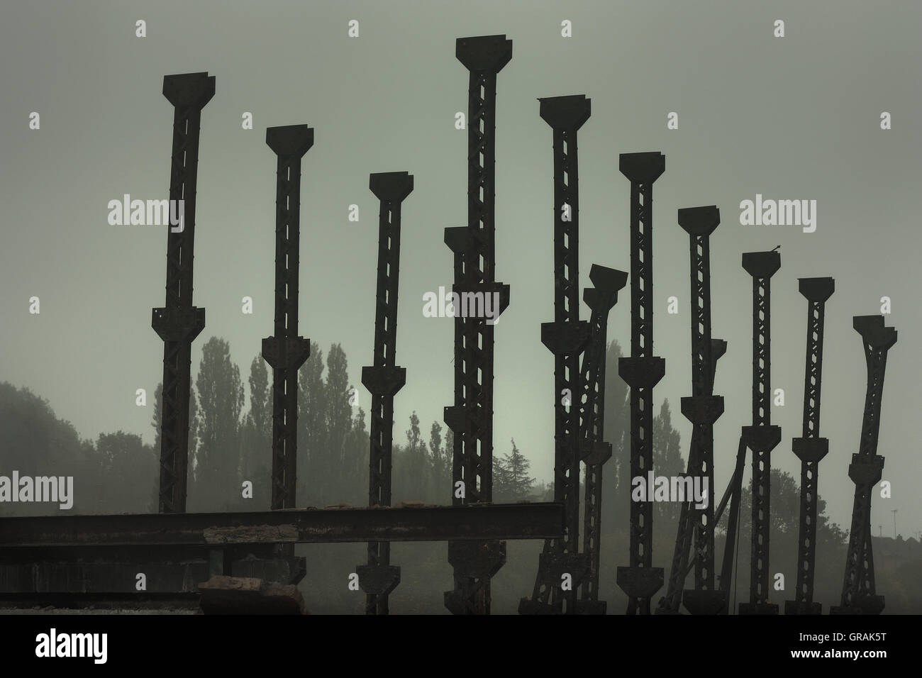 Burned down building hi-res stock photography and images - Alamy