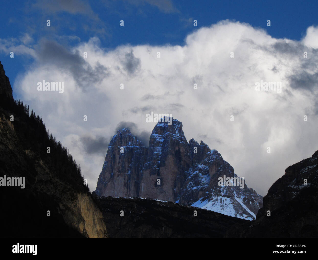 Three peaks landscapes hi-res stock photography and images - Alamy
