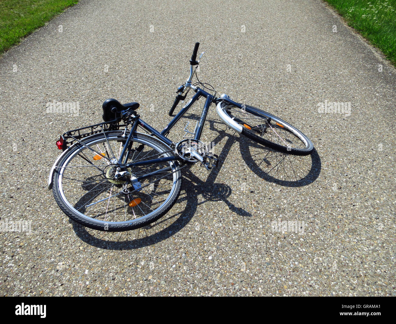 Two wheeler accident hi-res stock photography and images - Alamy