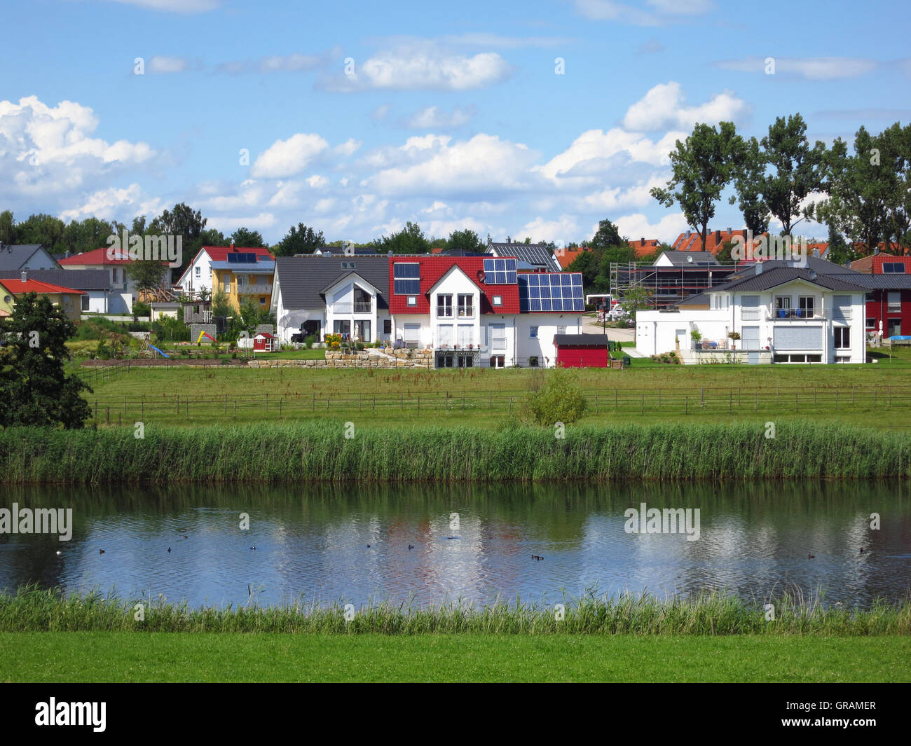 Singlefamily hi-res stock photography and images - Alamy