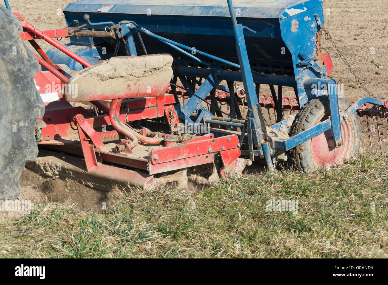 Sowing machine case hi-res stock photography and images - Alamy