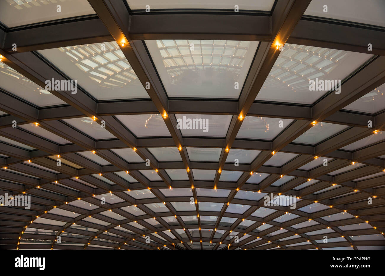 Skylight architecture hi-res stock photography and images - Alamy