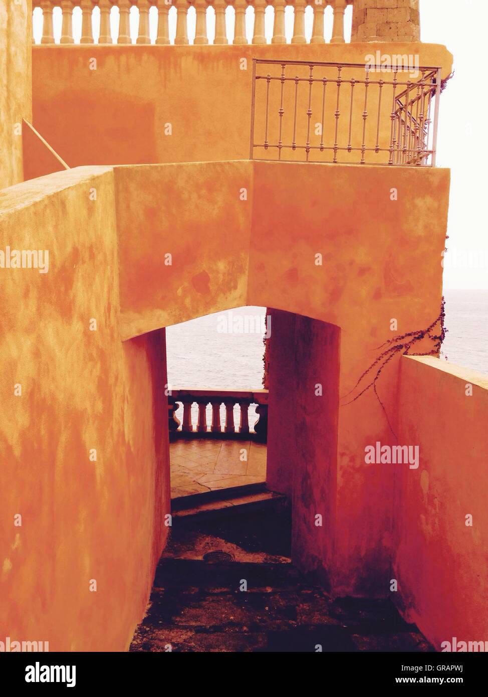 Archway Building High Resolution Stock Photography and Images - Alamy