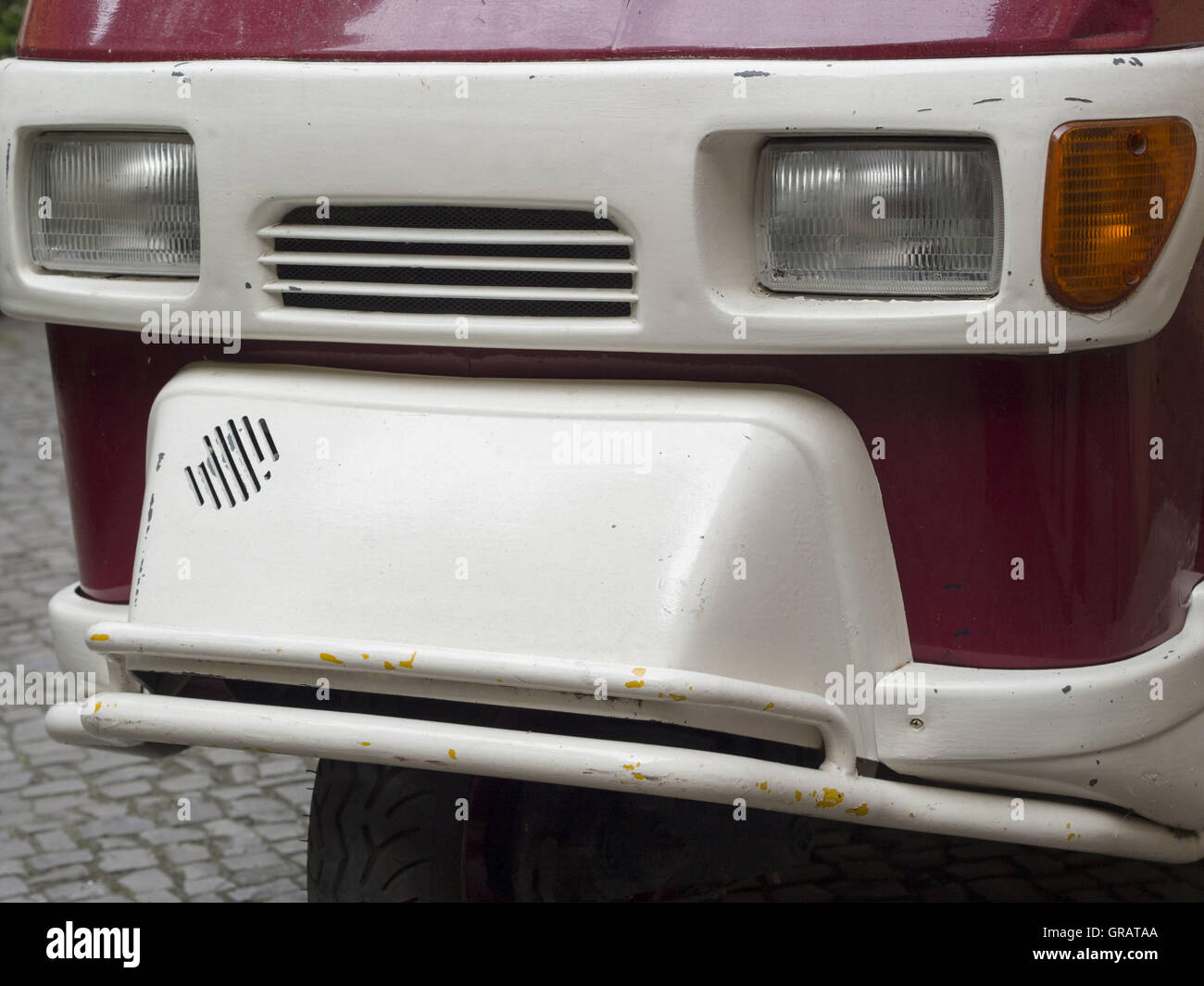 Face like car hi-res stock photography and images - Alamy