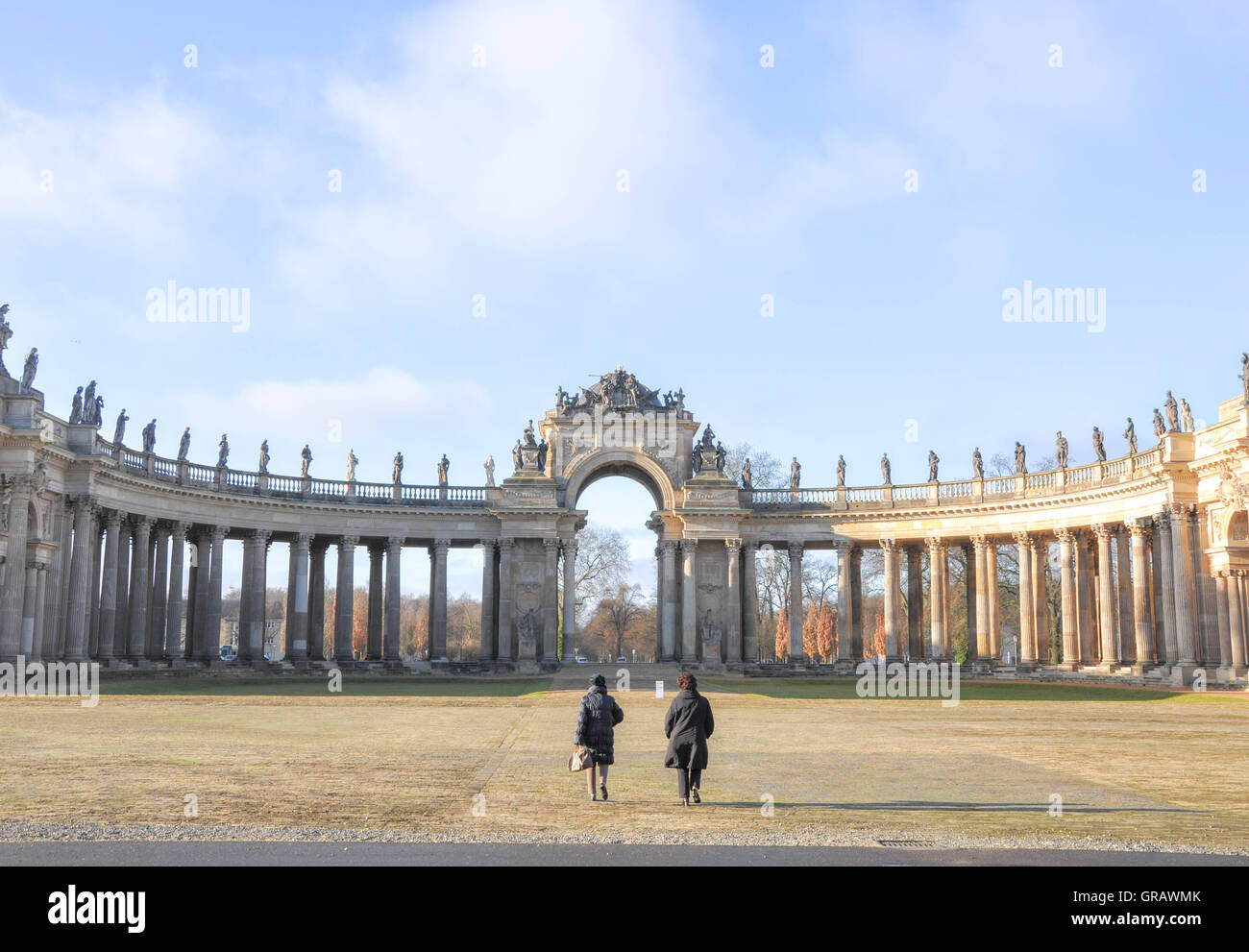 Historic walking hi-res stock photography and images - Alamy
