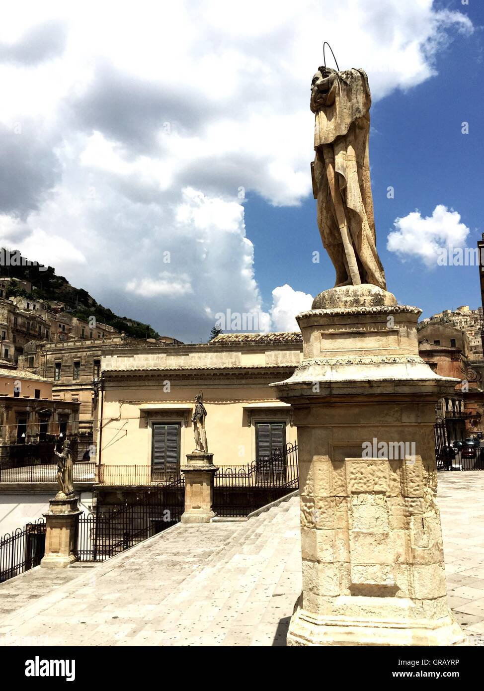 Broken Statue High Resolution Stock Photography and Images - Alamy