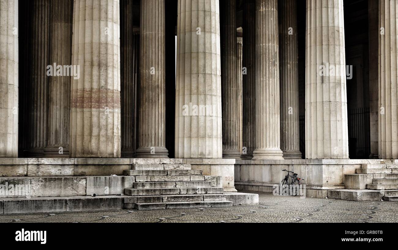 Architectural Columns Stock Photos & Architectural Columns Stock Images ...
