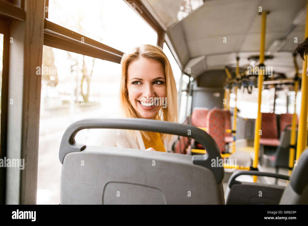 Urban girl bus smiling hi-res stock photography and images - Alamy