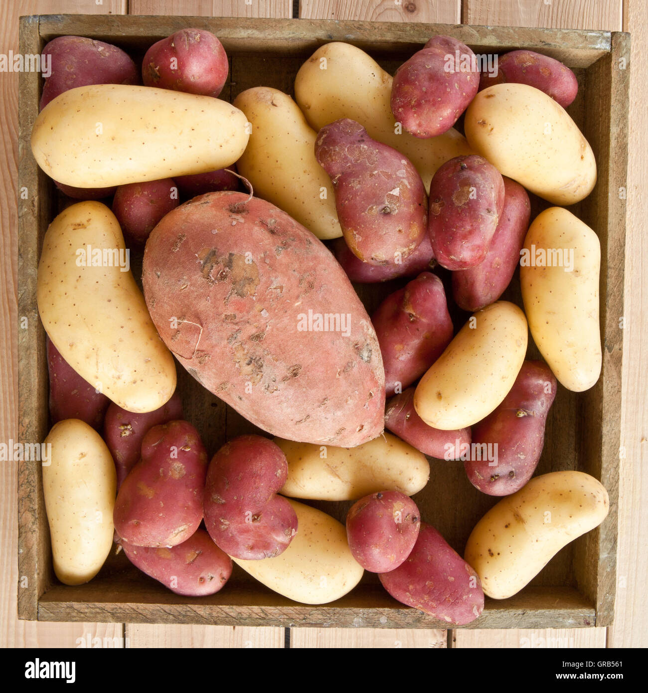 Potatoes In Wooden Crate Stock Photo - Alamy