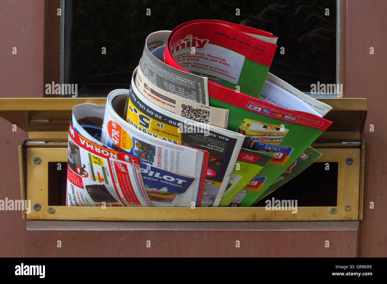 Prospectuses hi-res stock photography and images - Alamy