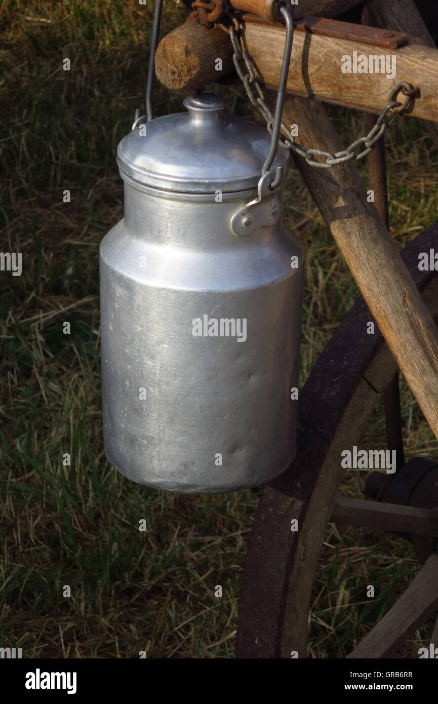 Case of milk hi-res stock photography and images - Alamy