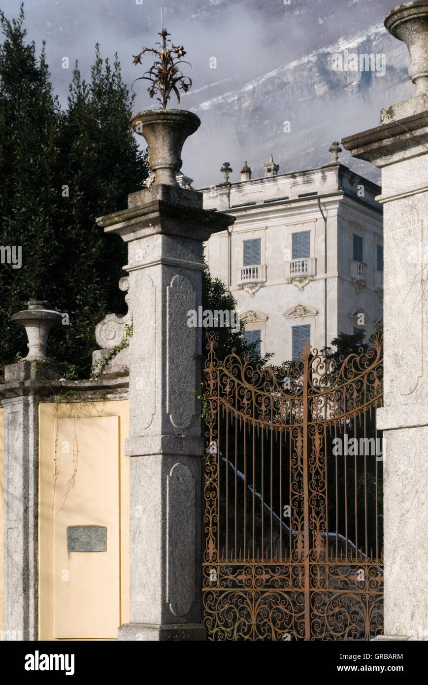 Lake como gate hi-res stock photography and images - Alamy