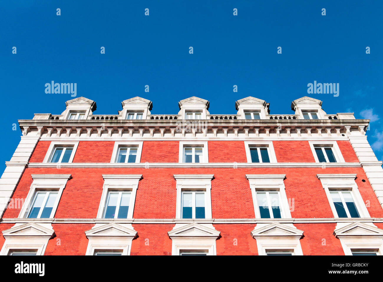 Victorian mansion block, london hi-res stock photography and images - Alamy