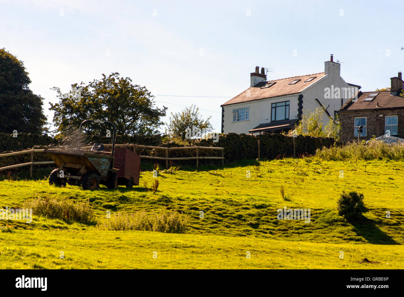 Modern Farmhouse and Field Stock Photo - Alamy