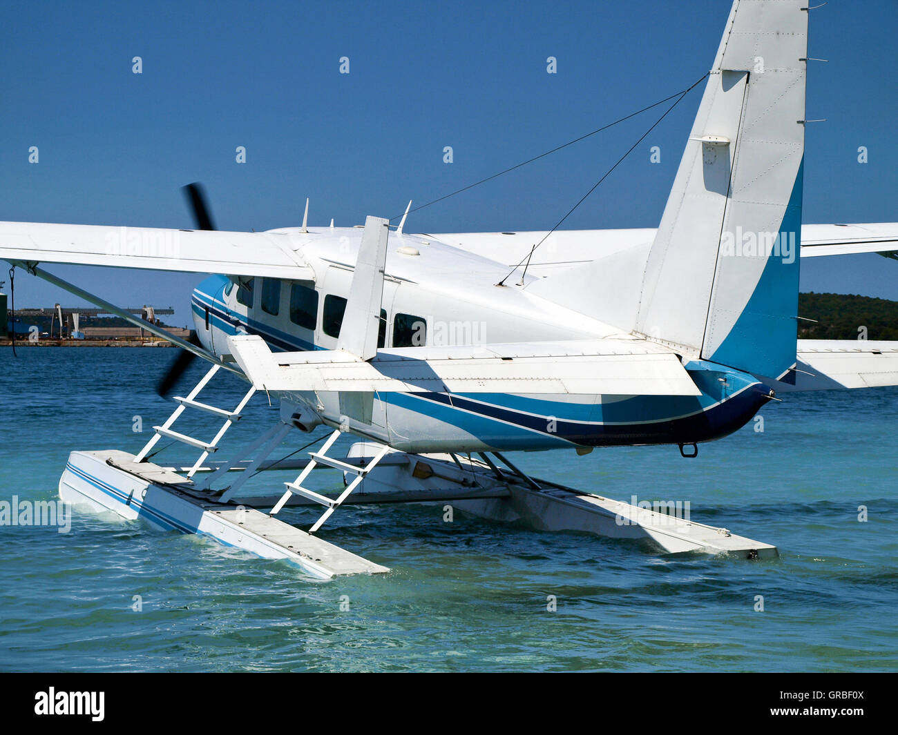 Cessna float plane sea plane hi-res stock photography and images - Alamy