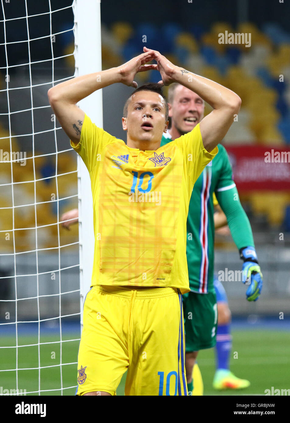 Yevhen Konoplyanka of Ukraine Stock Photo - Alamy