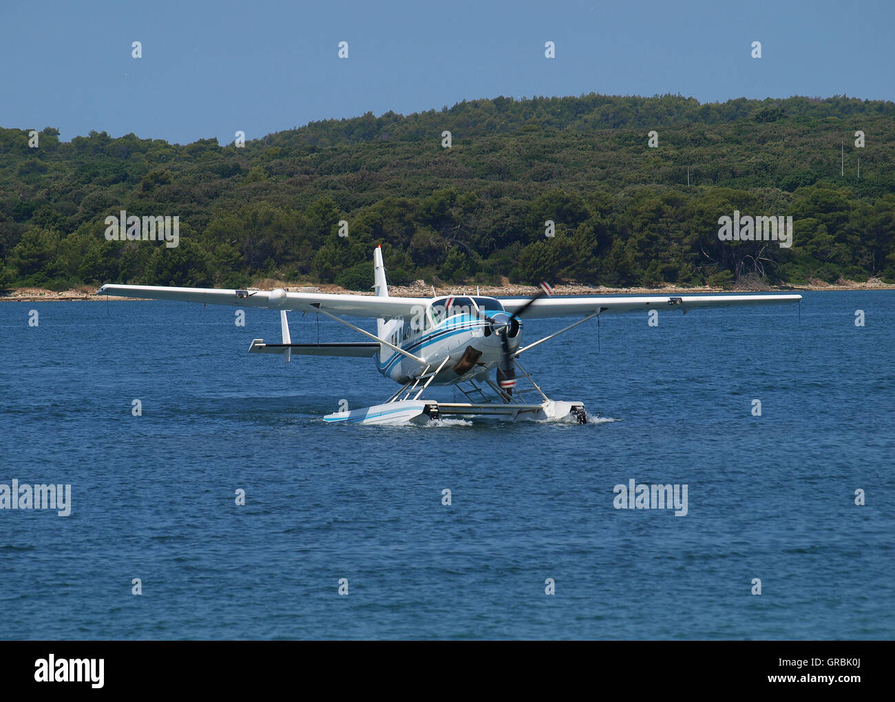 Cessna float plane sea plane hi-res stock photography and images - Alamy