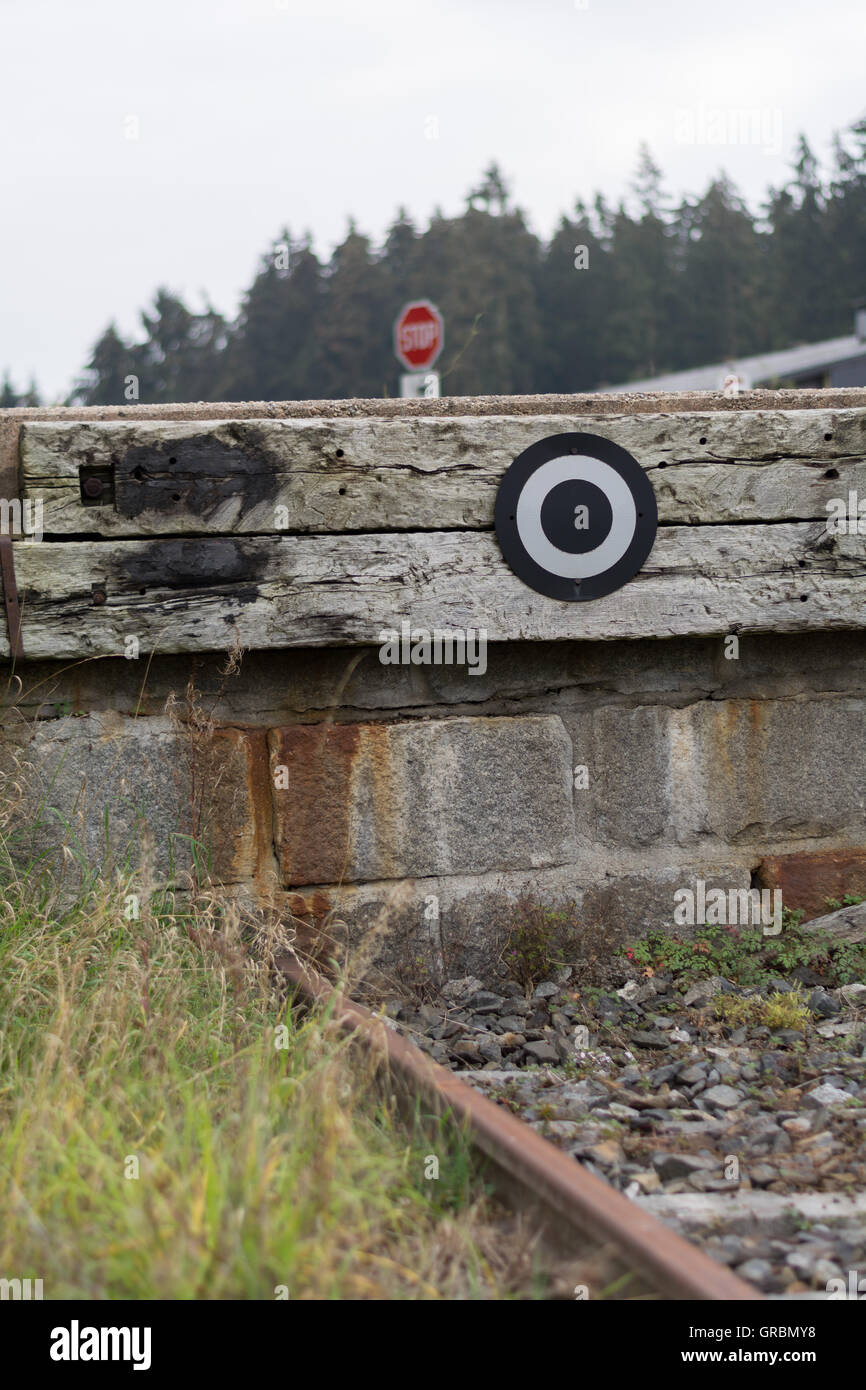 Buffer And Terminus Of A Railway Track Stock Photo - Alamy
