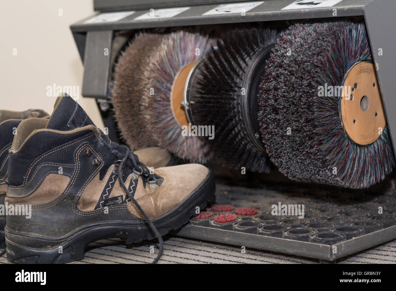 Shoes cleaning machine hi-res stock photography and images - Alamy